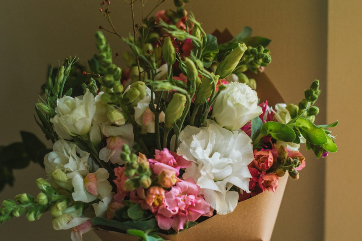 How to Start a Small Flower Farm [Part IV]: Harvesting + Arranging - I ...