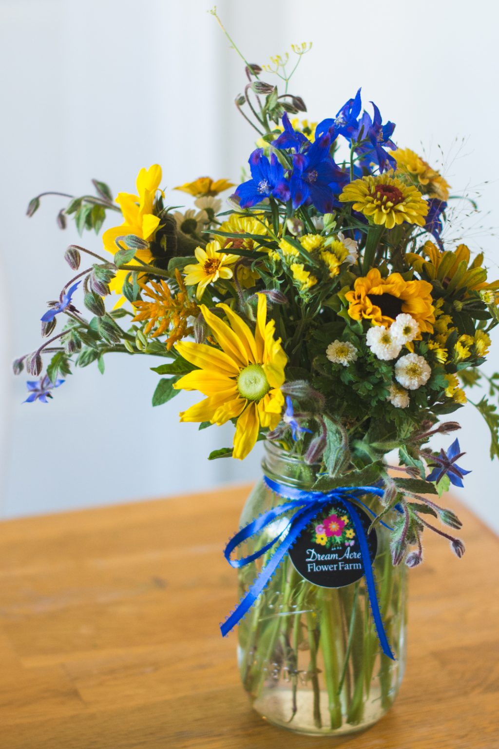 How to Start a Small Flower Farm [Part IV]: Harvesting + Arranging - I ...